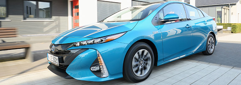 Toyota Prius IV Plug-in Hybrid - Abmessungen & Technische Daten - Länge ...
